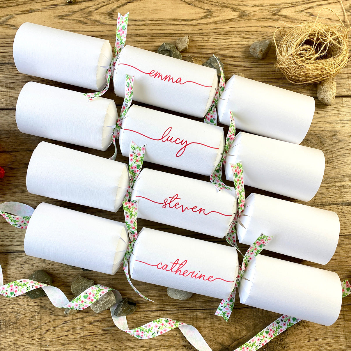 Personalised Easter Crackers and Table Place Settings with Floral Ribb ...